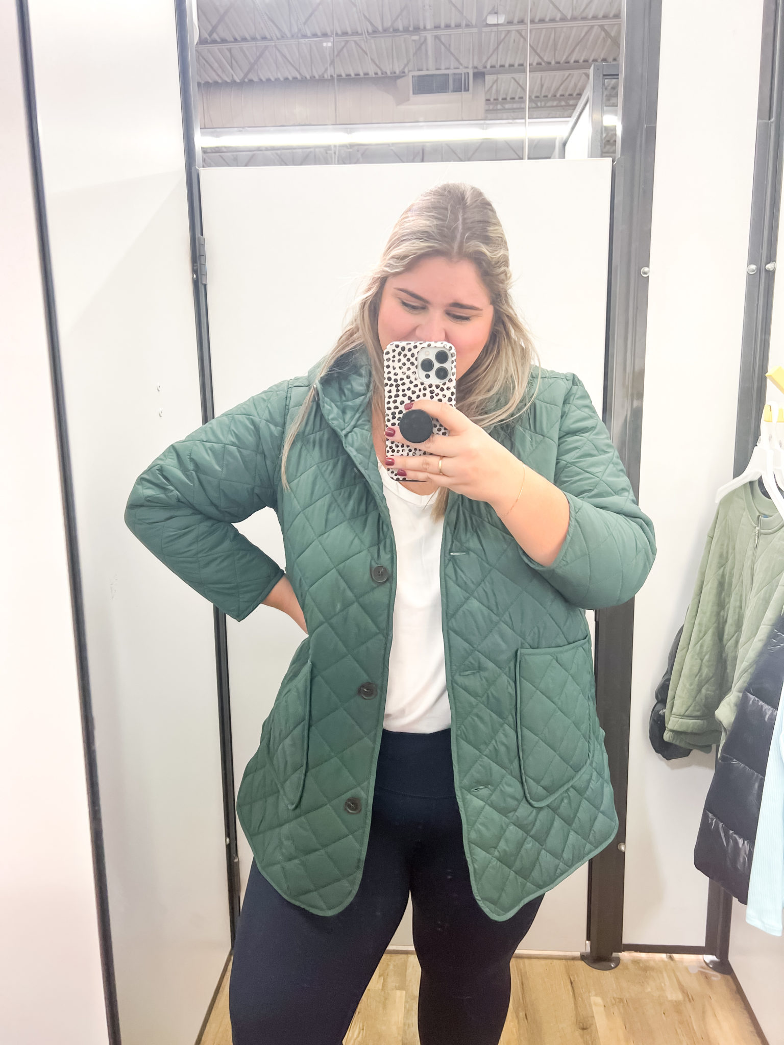 12 Plus Size Leggings Outfits You Should Try This Year - www.carlakiley.com